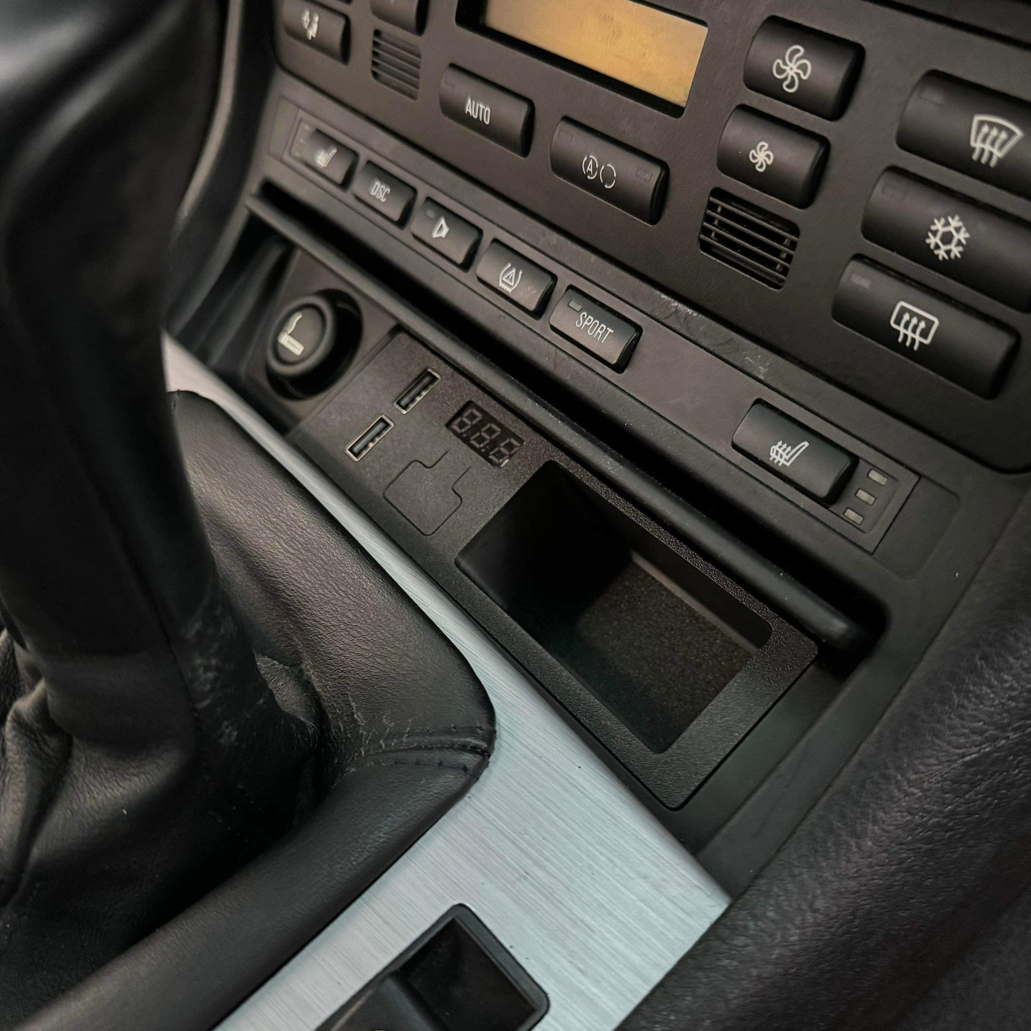 E46 Ashtray Voltmeter + USB-C Quick Charge Port Upgrade Kit – Falk MFG